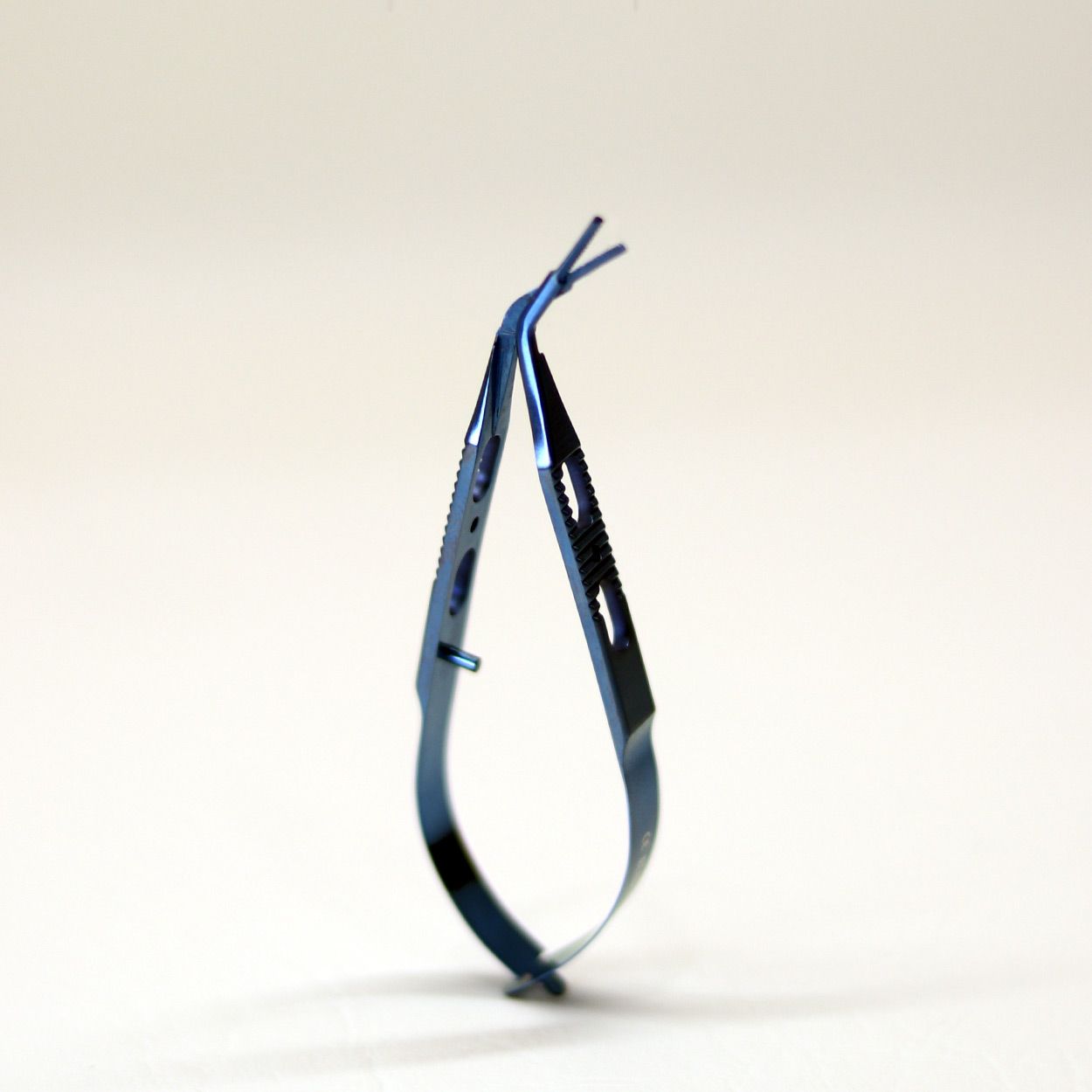 Osher IOL Cutter Angled – Farocare