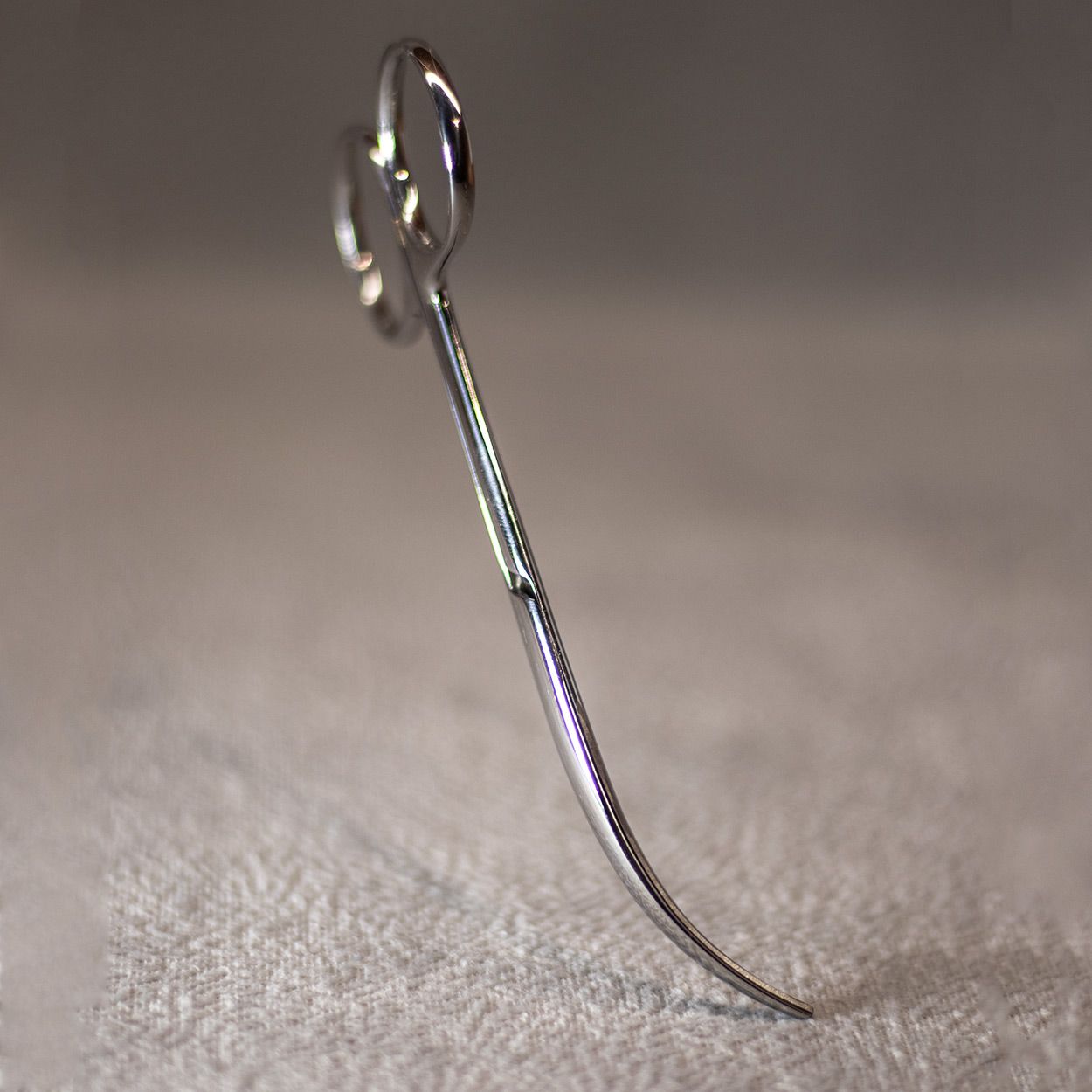 Enucleation Scissor Round Curved Blades o/a 135mm – Farocare