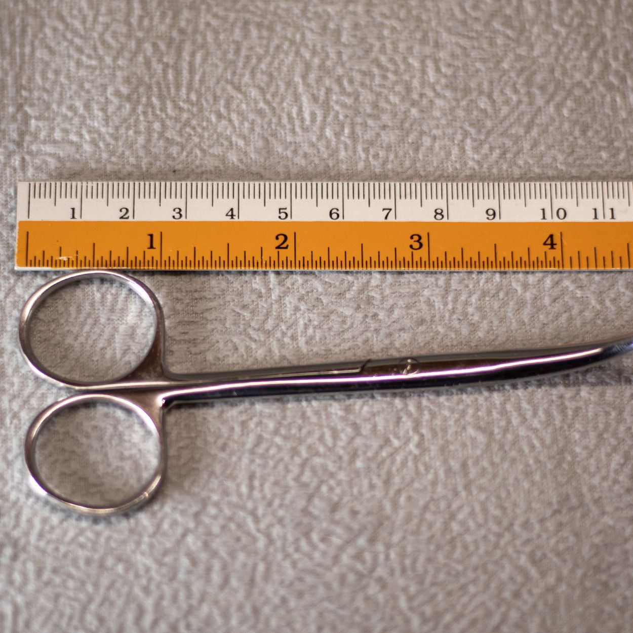 Enucleation Scissor Round Curved Blades o/a 135mm – Farocare